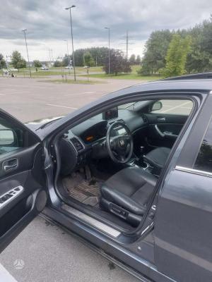 Grey Honda Accord 2007 in Utena, with an engine capacity of 2.20 L and mileage of 264 thousand km for 32 €, photo 9 on AUTOMOTO.COM.LV