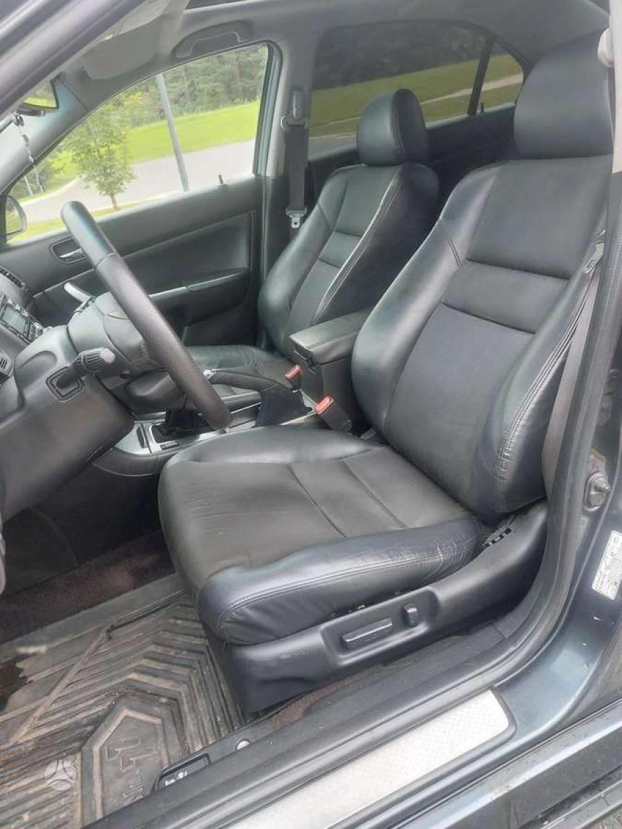 Grey Honda Accord 2007 in Utena, with an engine capacity of 2.20 L and mileage of 264 thousand km for 32 €, photo 10 on AUTOMOTO.COM.LV