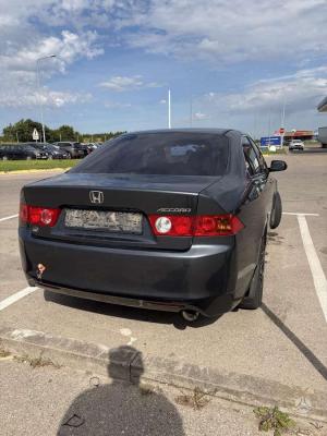 Grey Honda Accord 2007 in Vilnius, with an engine capacity of 2.00 L and mileage of 287 thousand km for 1500 €, photo 3 on AUTOMOTO.COM.LV