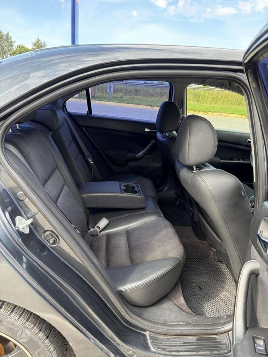 Grey Honda Accord 2007 in Vilnius, with an engine capacity of 2.00 L and mileage of 287 thousand km for 1500 €, photo 8 on AUTOMOTO.COM.LV