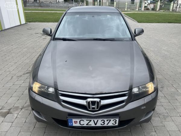 Honda Accord 2007 in Vilnius on AUTOMOTO.COM.LV Grey Honda Accord 2007 in Vilnius, with an engine capacity of 2.00 L and mileage of 180 thousand km for 1900 €, photo 7 on AUTOMOTO.COM.LV