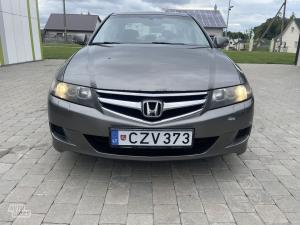 Grey Honda Accord 2007 in Vilnius, with an engine capacity of 2.00 L and mileage of 180 thousand km for 1900 €, photo 8 on AUTOMOTO.COM.LV