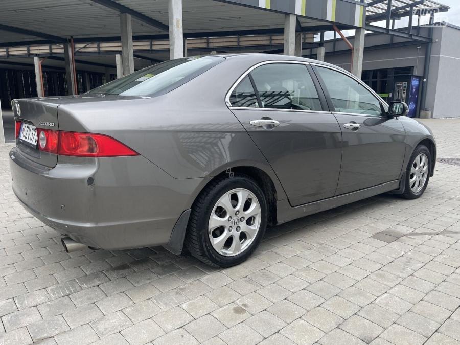 Grey Honda Accord 2007 in Vilnius, with an engine capacity of 2.00 L and mileage of 180 thousand km for 1900 €, photo 12 on AUTOMOTO.COM.LV