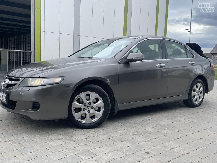 Grey Honda Accord 2007 in Vilnius, with an engine capacity of 2.00 L and mileage of 180 thousand km for 1900 €, photo 20 on AUTOMOTO.COM.LV