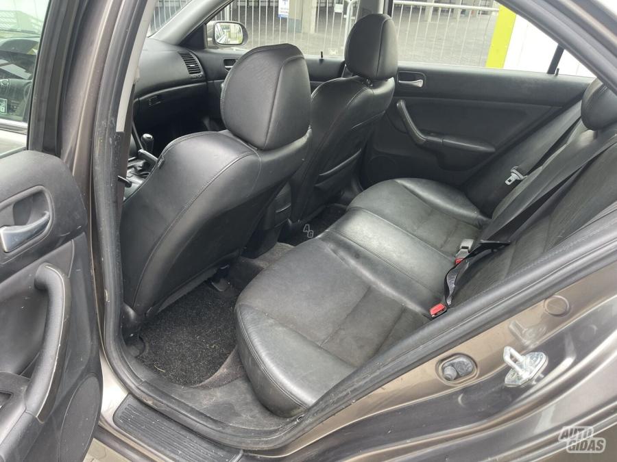 Grey Honda Accord 2007 in Vilnius, with an engine capacity of 2.00 L and mileage of 180 thousand km for 1900 €, photo 24 on AUTOMOTO.COM.LV