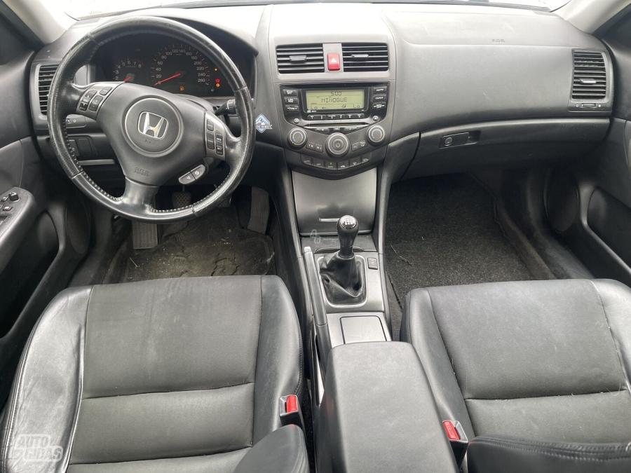 Grey Honda Accord 2007 in Vilnius, with an engine capacity of 2.00 L and mileage of 180 thousand km for 1900 €, photo 25 on AUTOMOTO.COM.LV