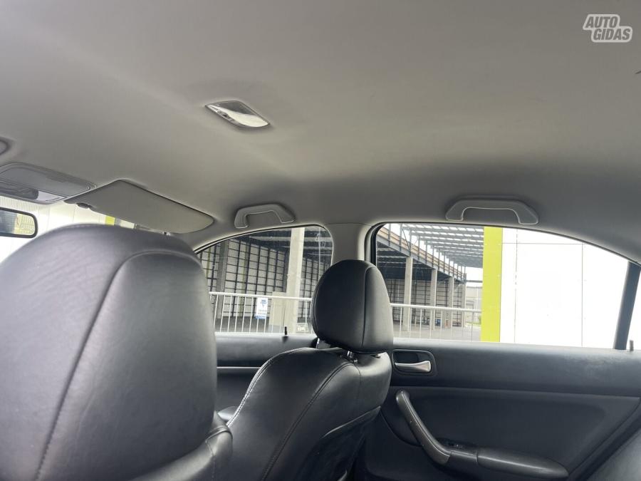 Grey Honda Accord 2007 in Vilnius, with an engine capacity of 2.00 L and mileage of 180 thousand km for 1900 €, photo 27 on AUTOMOTO.COM.LV