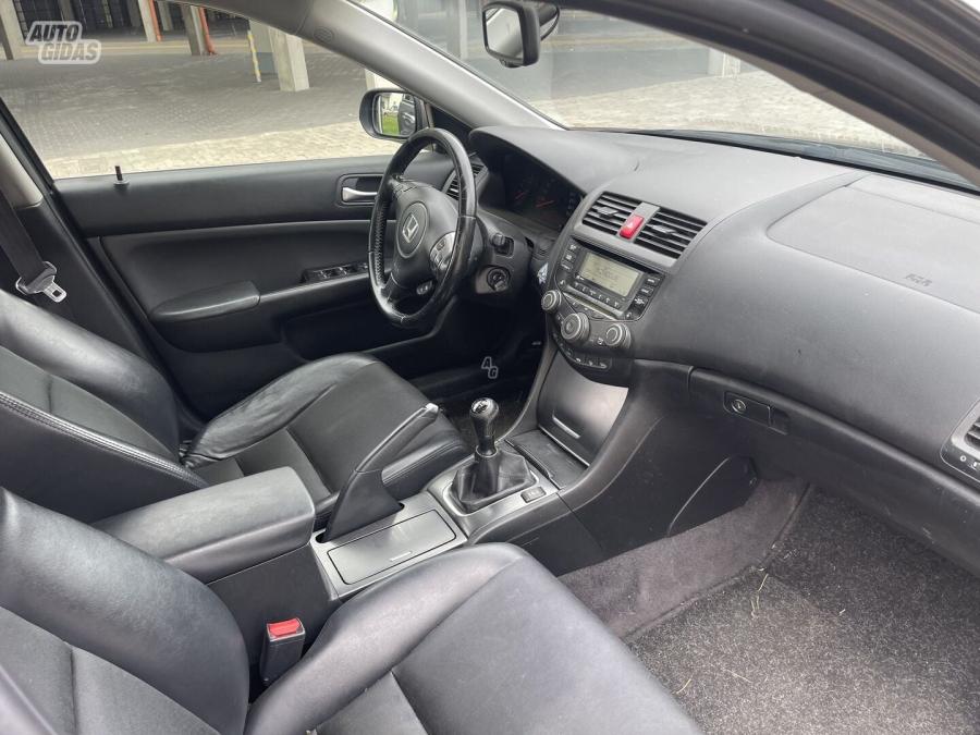 Grey Honda Accord 2007 in Vilnius, with an engine capacity of 2.00 L and mileage of 180 thousand km for 1900 €, photo 29 on AUTOMOTO.COM.LV