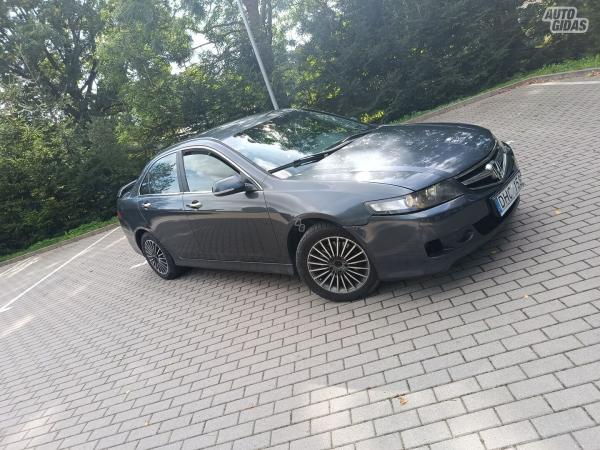 Grey Honda Accord 2007 in Siauliai, with an engine capacity of 2.20 L and mileage of 460 thousand km for 1150 €, photo 1 on AUTOMOTO.COM.LV
