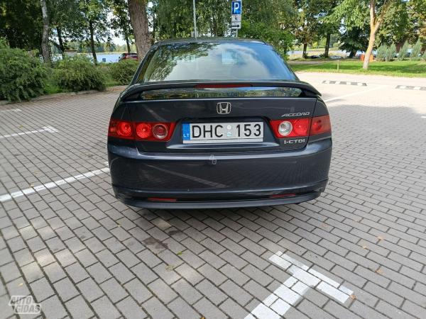 Grey Honda Accord 2007 in Siauliai, with an engine capacity of 2.20 L and mileage of 460 thousand km for 1150 €, photo 7 on AUTOMOTO.COM.LV