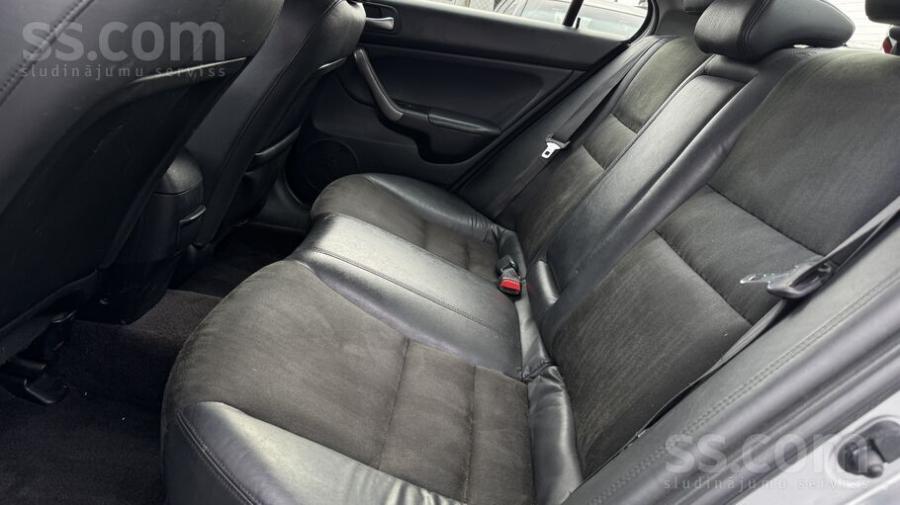 Grey Honda Accord 2007 in Riga, with an engine capacity of 2.20 L and mileage of 297 thousand km for 1450 €, photo 8 on AUTOMOTO.COM.LV