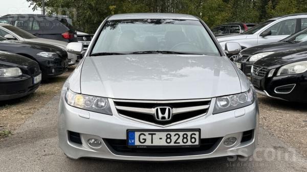 Grey Honda Accord 2007 in Riga, with an engine capacity of 2.20 L and mileage of 297 thousand km for 1450 €, photo 1 on AUTOMOTO.COM.LV