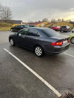 Pelēks Honda Accord 2008 Tukums, ar dzinēja tilpumu 2.20 L un nobraukumu 305 tūkst. km par 2600 €, foto 4 vietnē AUTOMOTO.COM.LV