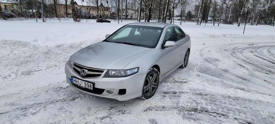 Pelēks Honda Accord 2008 Viļņa, ar dzinēja tilpumu 2.20 L un nobraukumu 341 tūkst. km par 1300 €, foto 1 vietnē AUTOMOTO.COM.LV