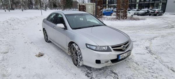 Grey Honda Accord 2008 in Vilnius, with an engine capacity of 2.20 L and mileage of 341 thousand km for 1300 €, photo 3 on AUTOMOTO.COM.LV
