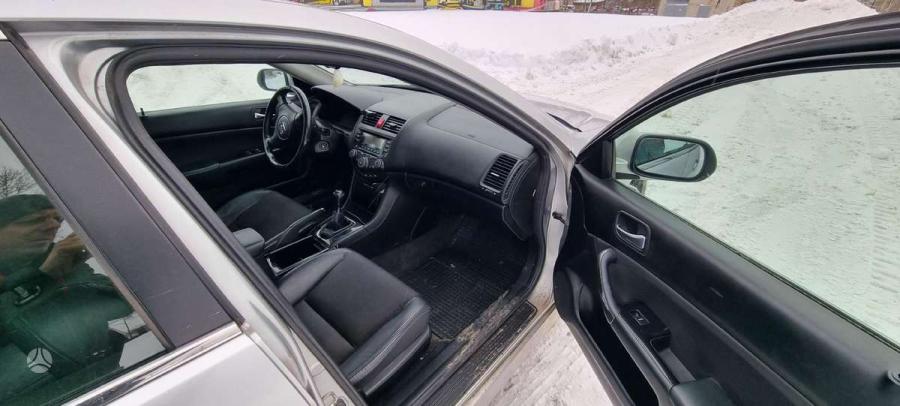Pelēks Honda Accord 2008 Viļņa, ar dzinēja tilpumu 2.20 L un nobraukumu 341 tūkst. km par 1300 €, foto 11 vietnē AUTOMOTO.COM.LV