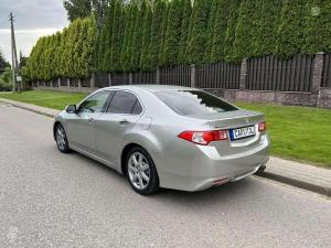 Grey Honda Accord 2008 in Vilnius, with an engine capacity of 2.00 L and mileage of 300 thousand km for 2999 €, photo 3 on AUTOMOTO.COM.LV