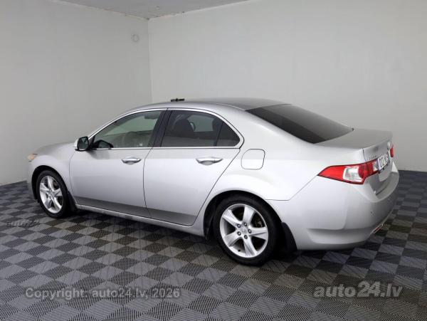Pelēks Honda Accord 2008 Tallina, ar dzinēja tilpumu 2.00 L un nobraukumu 169 tūkst. km par 4199 €, foto 4 vietnē AUTOMOTO.COM.LV