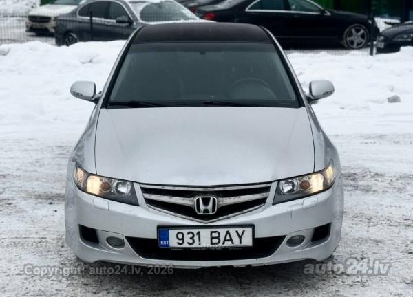 Grey Honda Accord 2008 in Tallinn, with an engine capacity of 2.00 L and mileage of 224 thousand km for 1899 €, photo 3 on AUTOMOTO.COM.LV