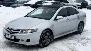Grey Honda Accord 2008 in Tallinn, with an engine capacity of 2.00 L and mileage of 224 thousand km for 1899 €, photo 4 on AUTOMOTO.COM.LV