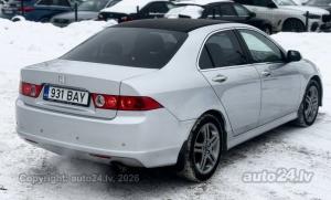 Grey Honda Accord 2008 in Tallinn, with an engine capacity of 2.00 L and mileage of 224 thousand km for 1899 €, photo 5 on AUTOMOTO.COM.LV