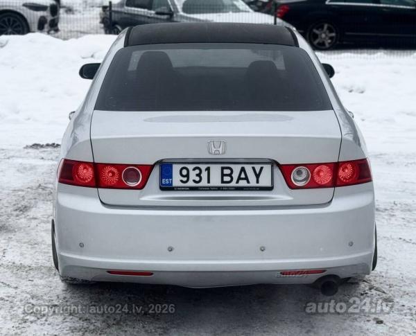 Grey Honda Accord 2008 in Tallinn, with an engine capacity of 2.00 L and mileage of 224 thousand km for 1899 €, photo 6 on AUTOMOTO.COM.LV