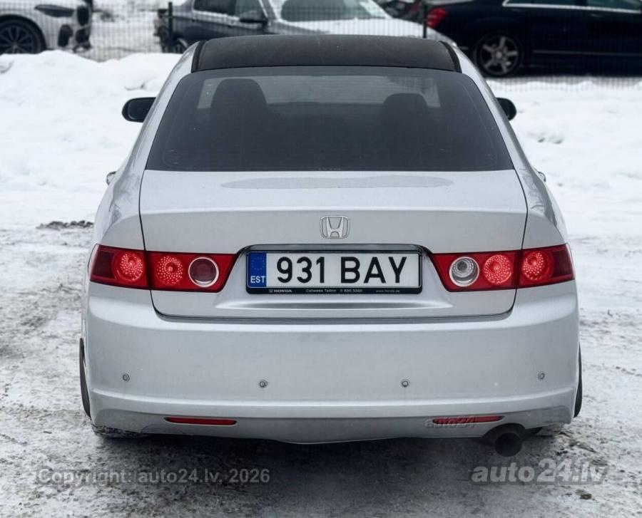 Grey Honda Accord 2008 in Tallinn, with an engine capacity of 2.00 L and mileage of 224 thousand km for 1899 €, photo 6 on AUTOMOTO.COM.LV