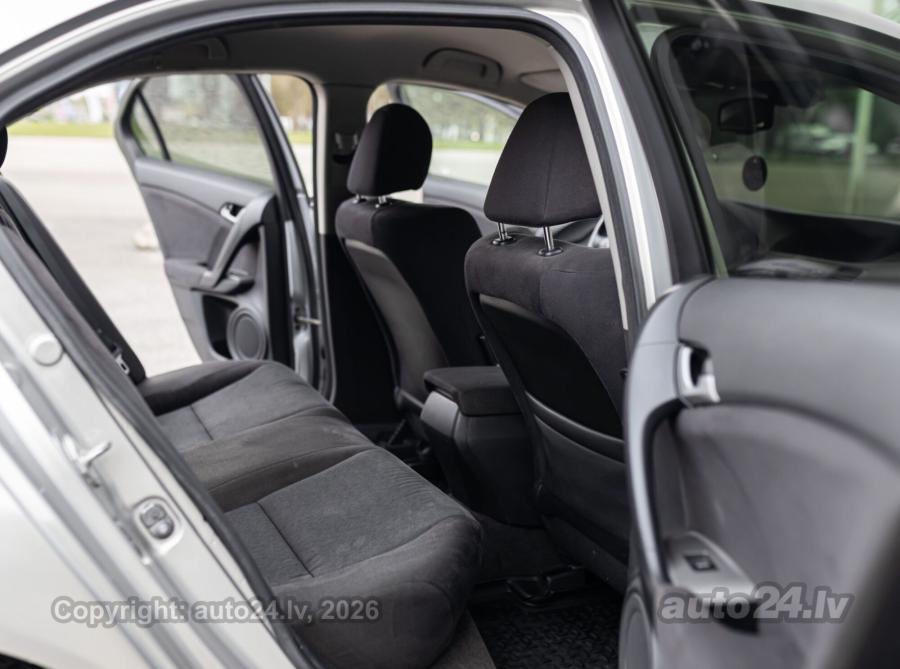 Pelēks Honda Accord 2008 Tallina, ar dzinēja tilpumu 2.20 L un nobraukumu 325 tūkst. km par 3290 €, foto 13 vietnē AUTOMOTO.COM.LV