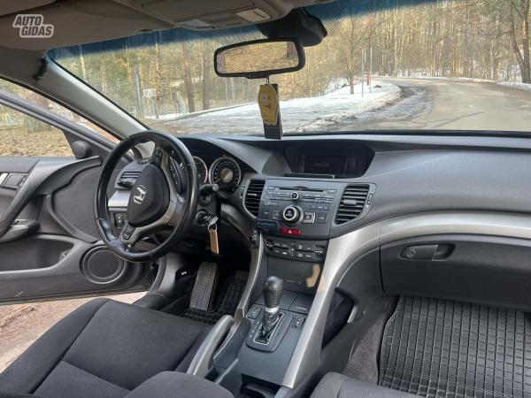 Pelēks Honda Accord 2008 Viļņa, ar dzinēja tilpumu 2.00 L un nobraukumu 3900 tūkst. km par 4200 €, foto 9 vietnē AUTOMOTO.COM.LV