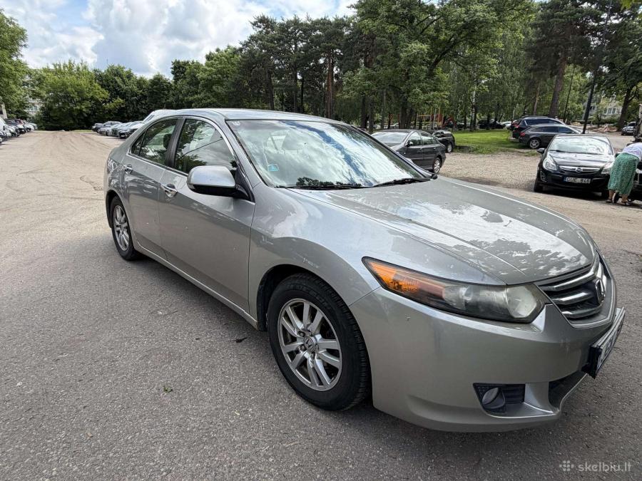 Pelēks Honda Accord 2008 Viļņa, ar dzinēja tilpumu 2.20 L un nobraukumu 300 tūkst. km par 2000 €, foto 3 vietnē AUTOMOTO.COM.LV