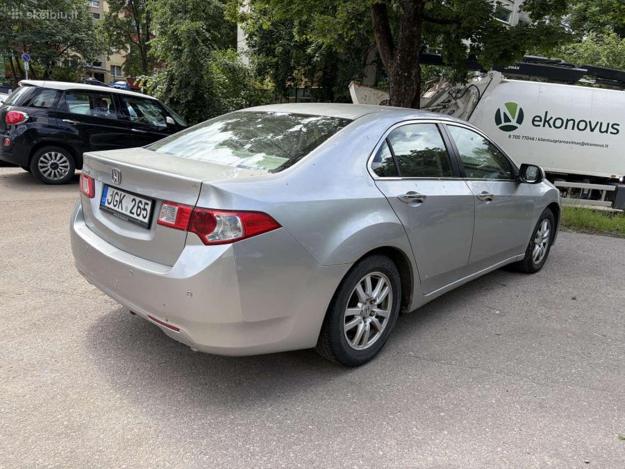 Pelēks Honda Accord 2008 Viļņa, ar dzinēja tilpumu 2.20 L un nobraukumu 300 tūkst. km par 2000 €, foto 4 vietnē AUTOMOTO.COM.LV