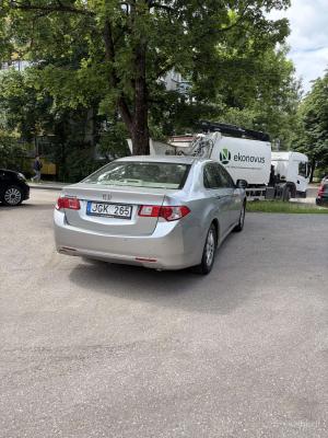 Pelēks Honda Accord 2008 Viļņa, ar dzinēja tilpumu 2.20 L un nobraukumu 300 tūkst. km par 2000 €, foto 5 vietnē AUTOMOTO.COM.LV