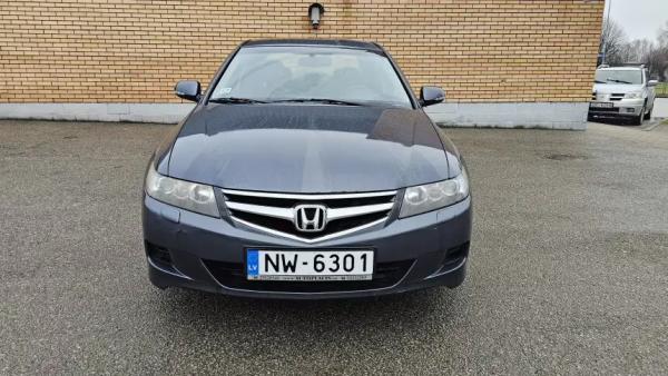 Pelēks Honda Accord 2008 Rīga, ar dzinēja tilpumu 2.20 L un nobraukumu 214 tūkst. km par 2950 €, foto 2 vietnē AUTOMOTO.COM.LV