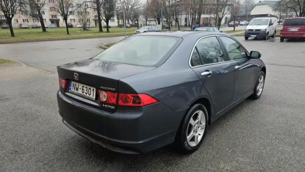 Pelēks Honda Accord 2008 Rīga, ar dzinēja tilpumu 2.20 L un nobraukumu 214 tūkst. km par 2950 €, foto 5 vietnē AUTOMOTO.COM.LV