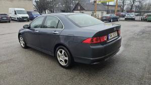 Grey Honda Accord 2008 in Riga, with an engine capacity of 2.20 L and mileage of 214 thousand km for 2950 €, photo 8 on AUTOMOTO.COM.LV