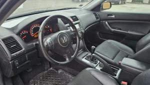 Grey Honda Accord 2008 in Riga, with an engine capacity of 2.20 L and mileage of 214 thousand km for 2950 €, photo 12 on AUTOMOTO.COM.LV