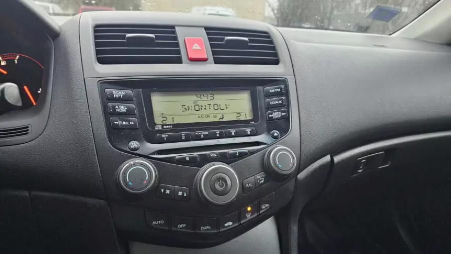 Grey Honda Accord 2008 in Riga, with an engine capacity of 2.20 L and mileage of 214 thousand km for 2950 €, photo 22 on AUTOMOTO.COM.LV
