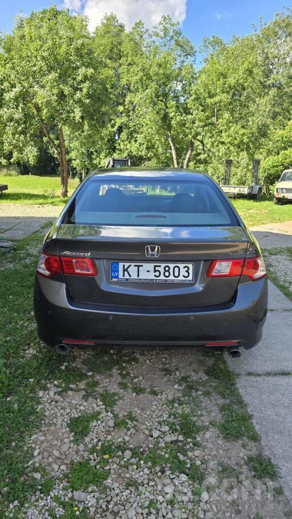 Grey Honda Accord 2008 in Balvi, with an engine capacity of 2.40 L and mileage of 325 thousand km for 3570 €, photo 4 on AUTOMOTO.COM.LV