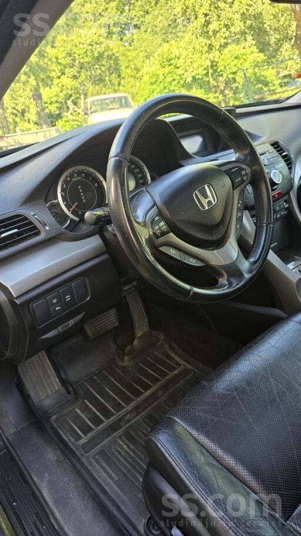 Pelēks Honda Accord 2008 Balvi, ar dzinēja tilpumu 2.40 L un nobraukumu 325 tūkst. km par 2900 €, foto 6 vietnē AUTOMOTO.COM.LV