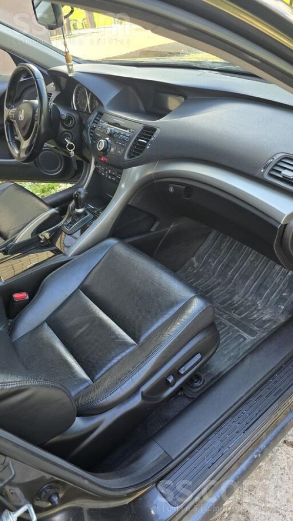 Pelēks Honda Accord 2008 Balvi, ar dzinēja tilpumu 2.40 L un nobraukumu 325 tūkst. km par 2900 €, foto 8 vietnē AUTOMOTO.COM.LV