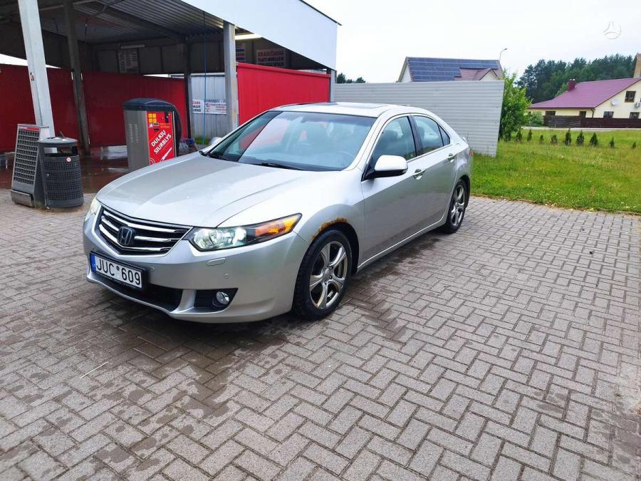 Grey Honda Accord 2008 in Vilnius, with an engine capacity of 2.20 L and mileage of 264 thousand km for 3500 €, photo 1 on AUTOMOTO.COM.LV