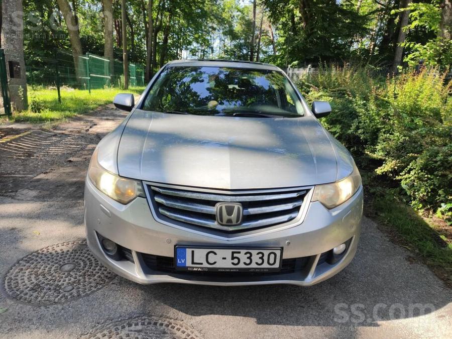 Pelēks Honda Accord 2008 Rīga, ar dzinēja tilpumu 2.20 L un nobraukumu 418 tūkst. km par 1881 €, foto 4 vietnē AUTOMOTO.COM.LV