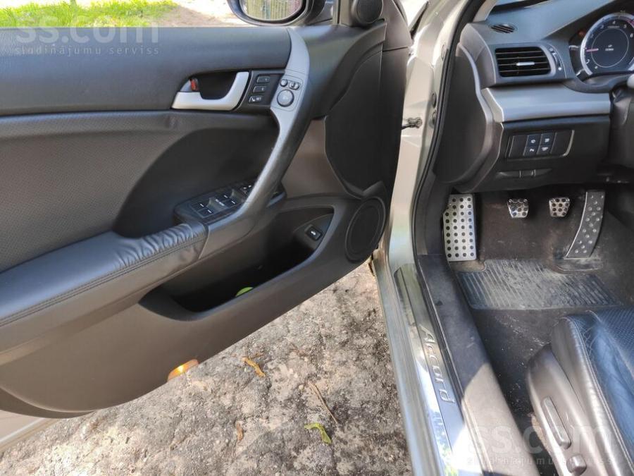 Pelēks Honda Accord 2008 Rīga, ar dzinēja tilpumu 2.20 L un nobraukumu 418 tūkst. km par 1881 €, foto 12 vietnē AUTOMOTO.COM.LV