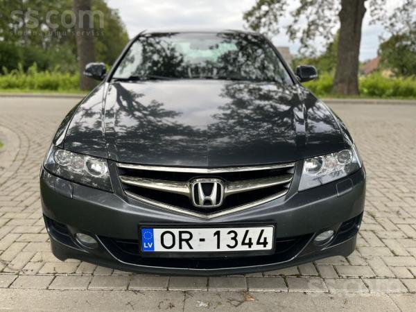 Pelēks Honda Accord 2008 Valmiera, ar dzinēja tilpumu 2.00 L un nobraukumu 319 tūkst. km par 2850 €, foto 8 vietnē AUTOMOTO.COM.LV