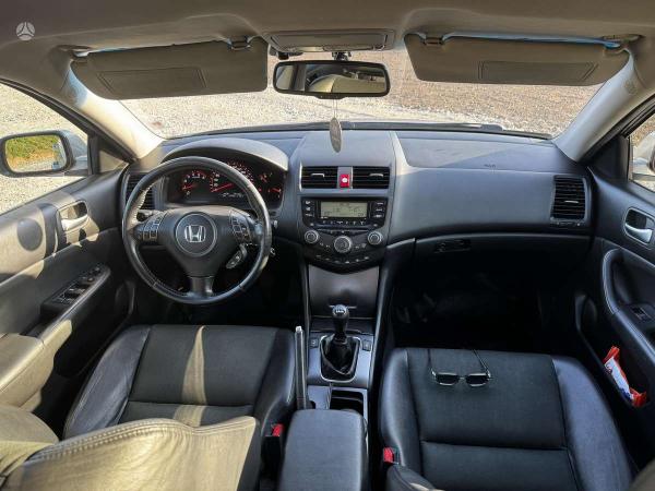Grey Honda Accord 2008 in Kaunas, with an engine capacity of 2.20 L and mileage of 349 thousand km for 2400 €, photo 7 on AUTOMOTO.COM.LV