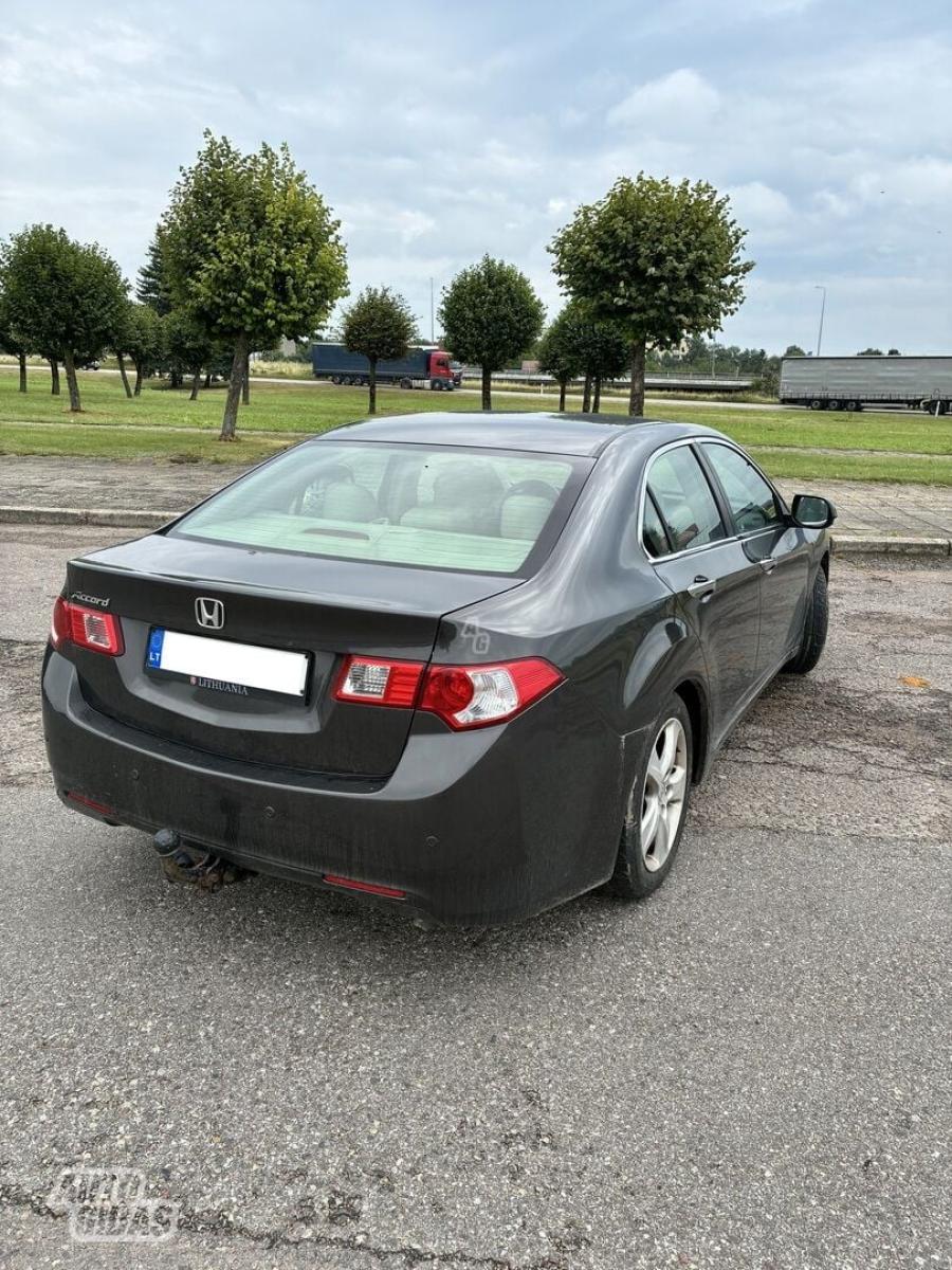Grey Honda Accord 2008 in Kaunas, with an engine capacity of 2.20 L and mileage of 344 thousand km for 2650 €, photo 5 on AUTOMOTO.COM.LV