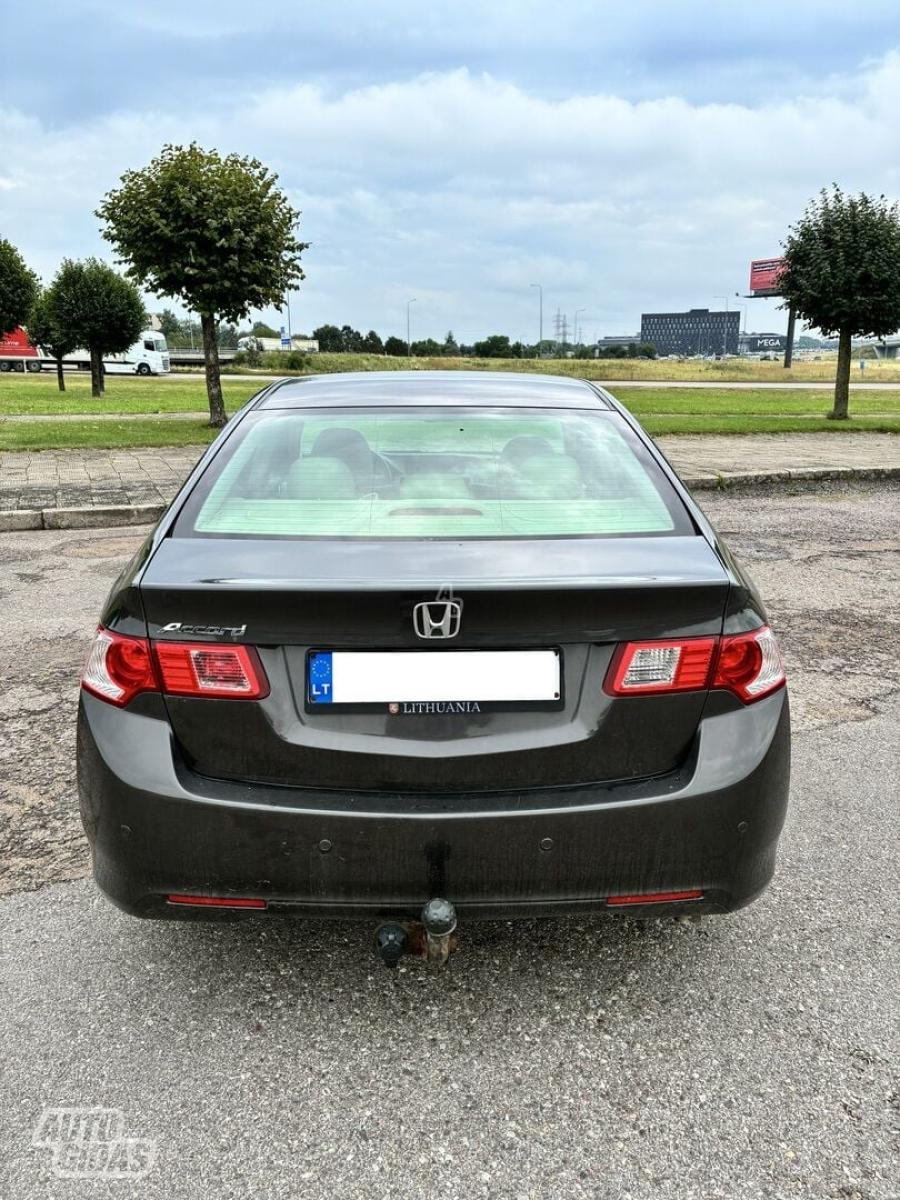 Grey Honda Accord 2008 in Kaunas, with an engine capacity of 2.20 L and mileage of 344 thousand km for 2650 €, photo 6 on AUTOMOTO.COM.LV