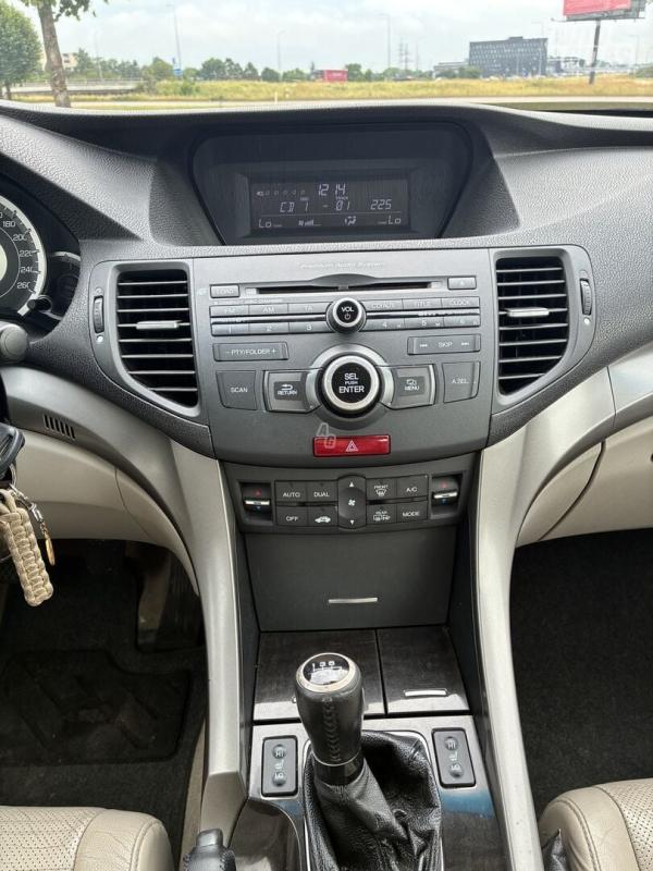 Grey Honda Accord 2008 in Kaunas, with an engine capacity of 2.20 L and mileage of 344 thousand km for 2650 €, photo 9 on AUTOMOTO.COM.LV