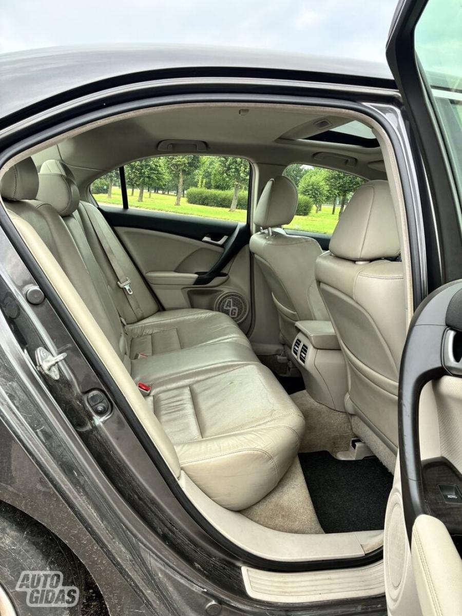 Grey Honda Accord 2008 in Kaunas, with an engine capacity of 2.20 L and mileage of 344 thousand km for 2650 €, photo 16 on AUTOMOTO.COM.LV