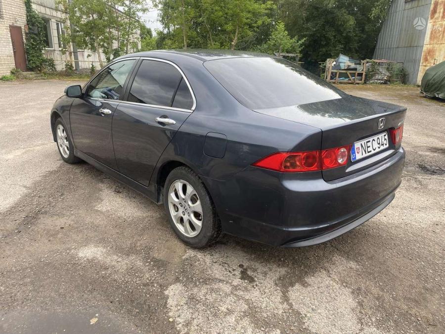 Pelēks Honda Accord 2008 Viļņa, ar dzinēja tilpumu 2.20 L un nobraukumu 400 tūkst. km par 1500 €, foto 3 vietnē AUTOMOTO.COM.LV
